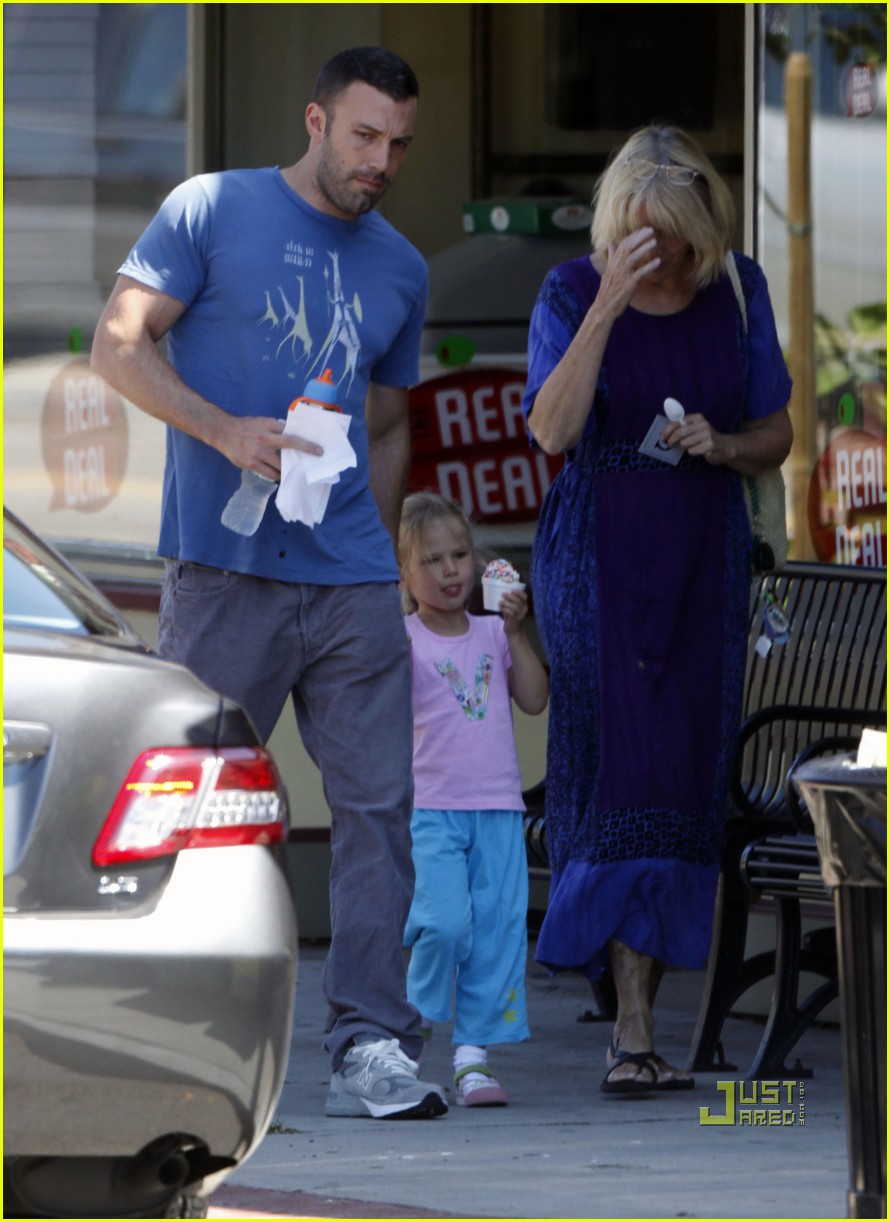 Ben Affleck: Violet is Sprinkles Sweet: Photo 2191901 | Ben Affleck ...