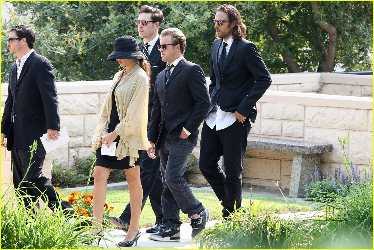 Travis Barker Attends DJ AM's Funeral: Photo 2181802 | DJ AM, Scott ...