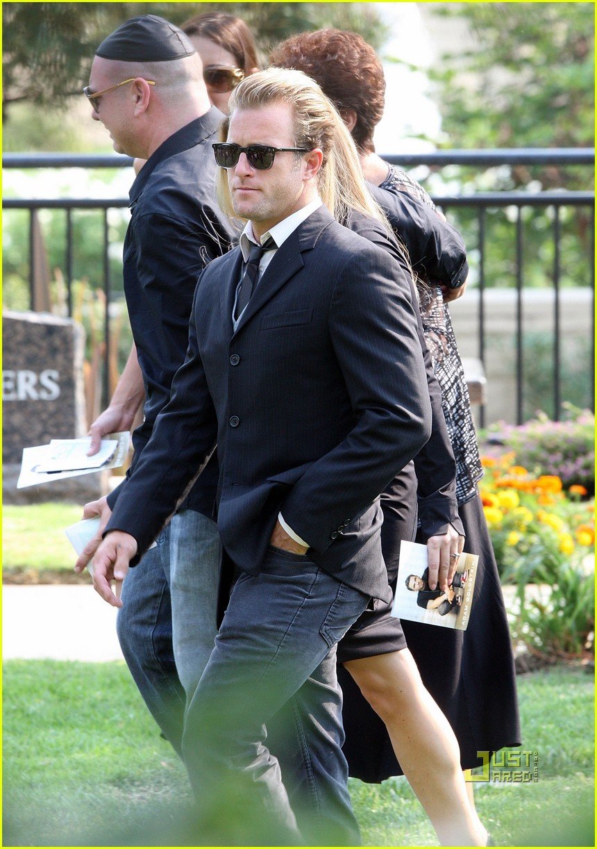 Travis Barker Attends DJ AM's Funeral: Photo 2181872 | DJ AM, Scott ...