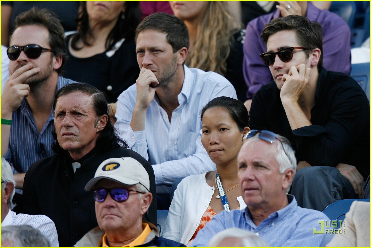 Jake Gyllenhaal & Constantine Maroulis Shake It Off: Photo 2216302 ...