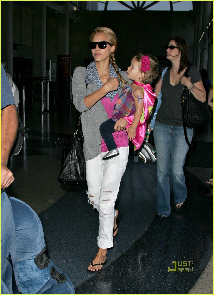 Honor Warren: Pink Cape Cutie: Photo 2185971 | Cash Warren, Celebrity ...