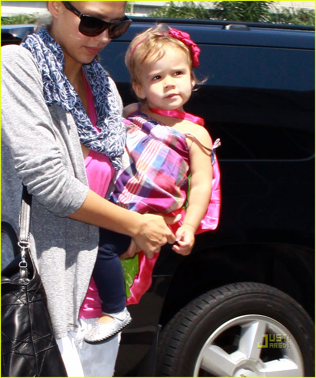 Honor Warren: Pink Cape Cutie: Photo 2186041 | Cash Warren, Celebrity ...