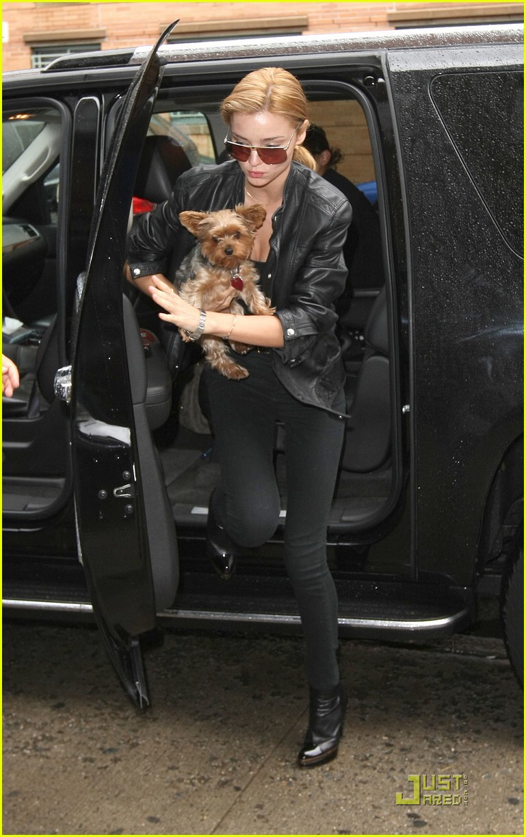 Miranda Kerr is a Puppy Yuppie: Photo 2208902 | Miranda Kerr Photos ...