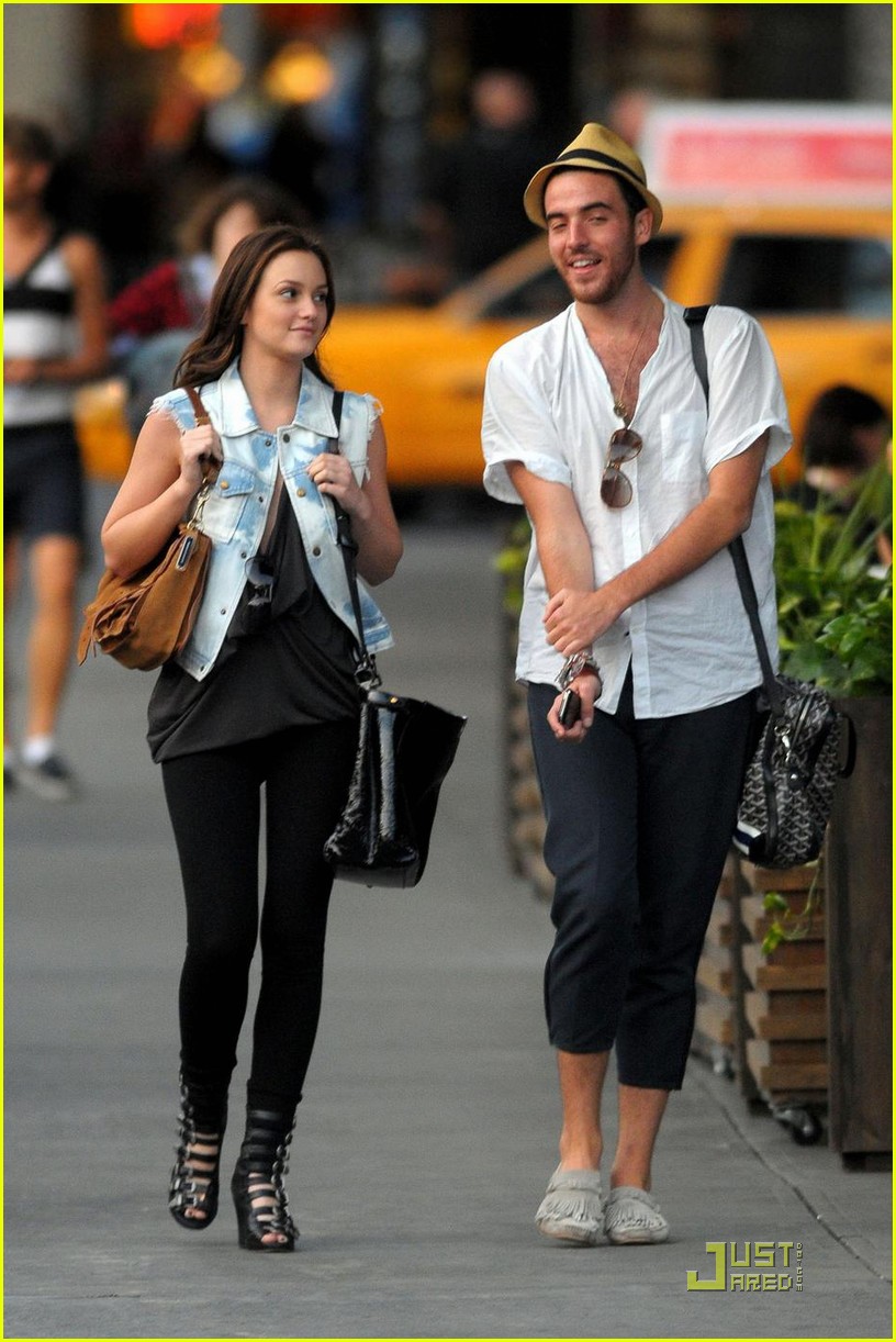 Leighton Meester & Logan Horne: Meatpacking Pair: Photo 2216131 ...