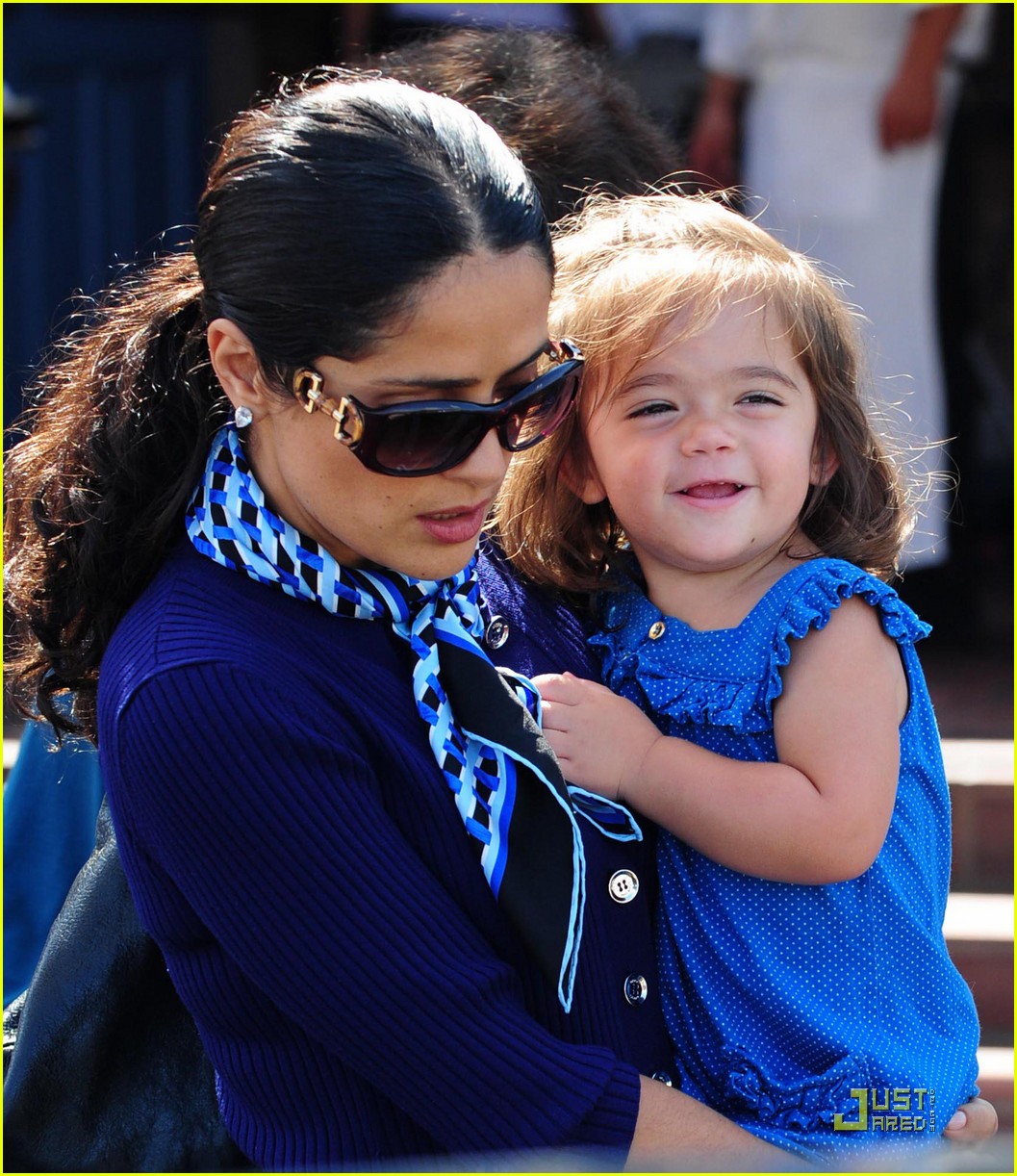 Valentina Pinault Loves Friends And Family: Photo 2212881 | Celebrity ...