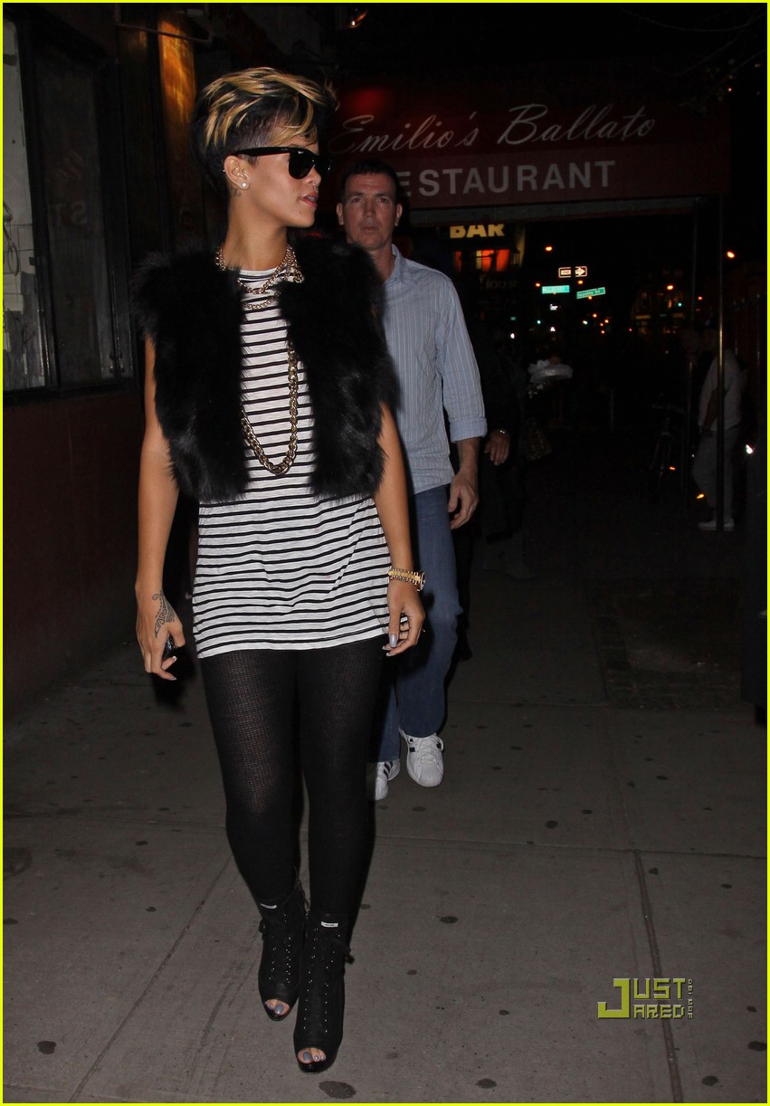 Rihanna: Spotted Pig Pretty: Photo 2227482 | Rihanna Photos | Just ...