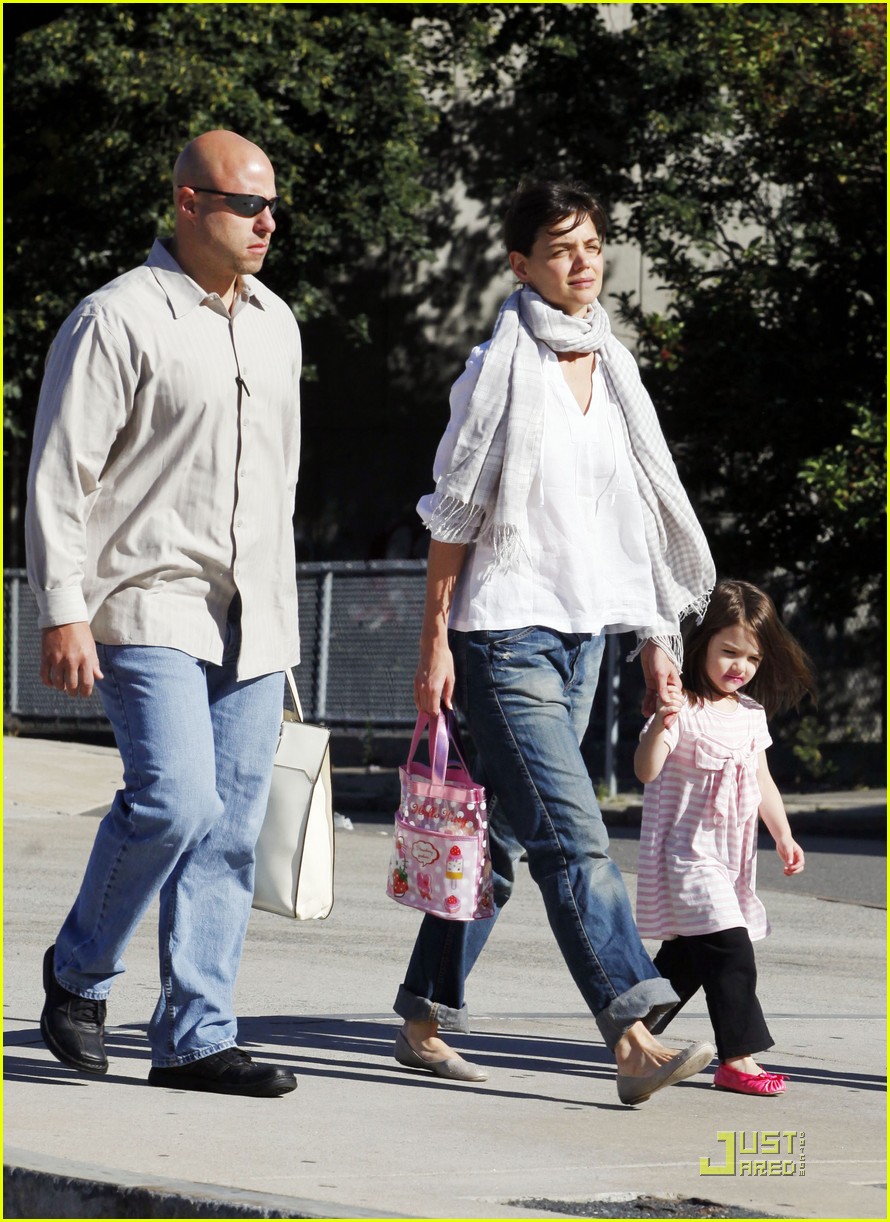 Suri Cruise: Hello Kitty Cutie: Photo 2230491 | Celebrity Babies ...