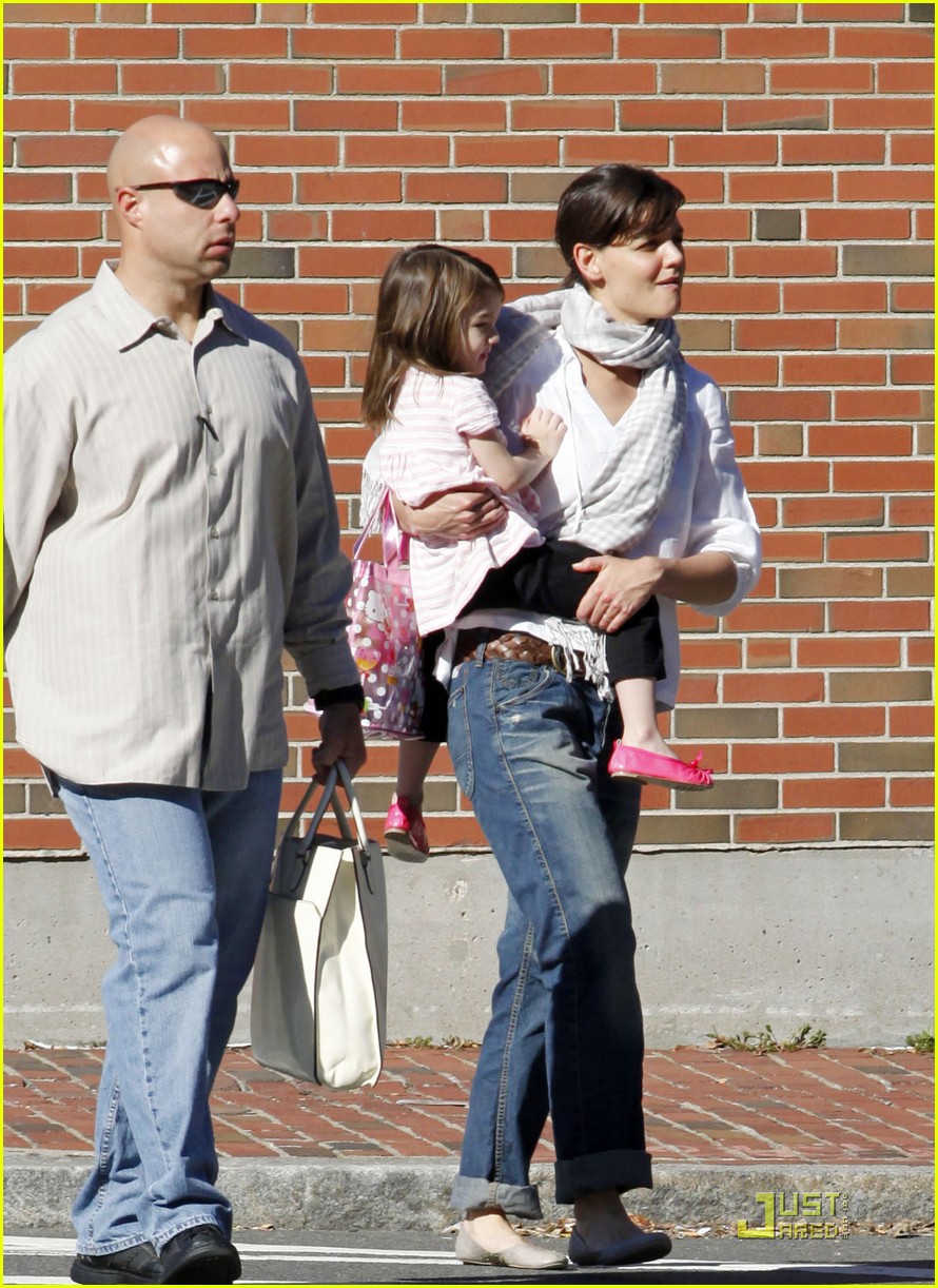 Suri Cruise: Hello Kitty Cutie: Photo 2230521 | Celebrity Babies ...