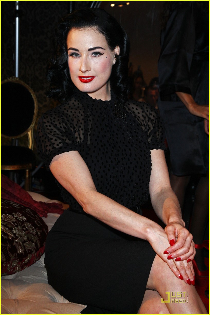 Dita Von Teese's Wonderbra: Milan Marvelous: Photo 2245992 | Dita Von ...