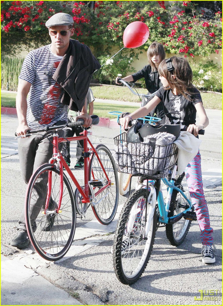Justin Chambers Takes His Kids Out for A Spin: Photo 2313661 | Eva ...
