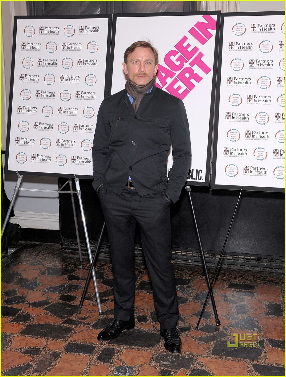 Daniel Craig: Courage In Concert: Photo 2301282 | Daniel Craig, Lily ...