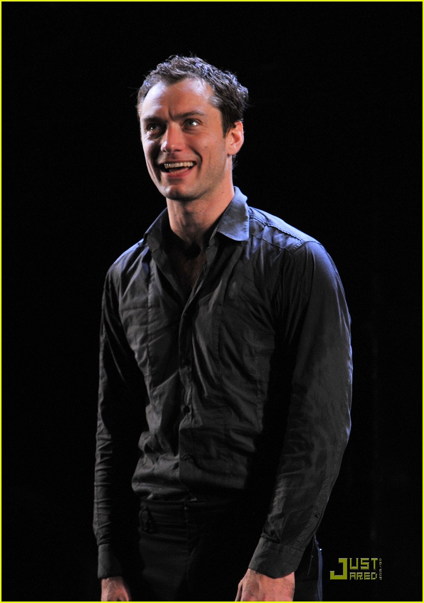 Jude Law: Opening Night And Curtain Call: Photo 2270811 | Jude Law ...