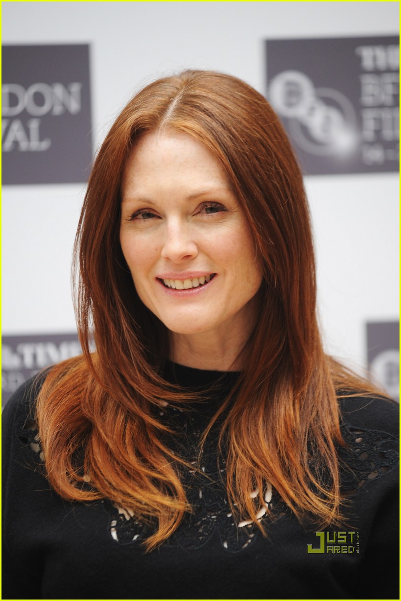 Julianne Moore Takes Chloe To London: Photo 2306182 | Julianne Moore ...
