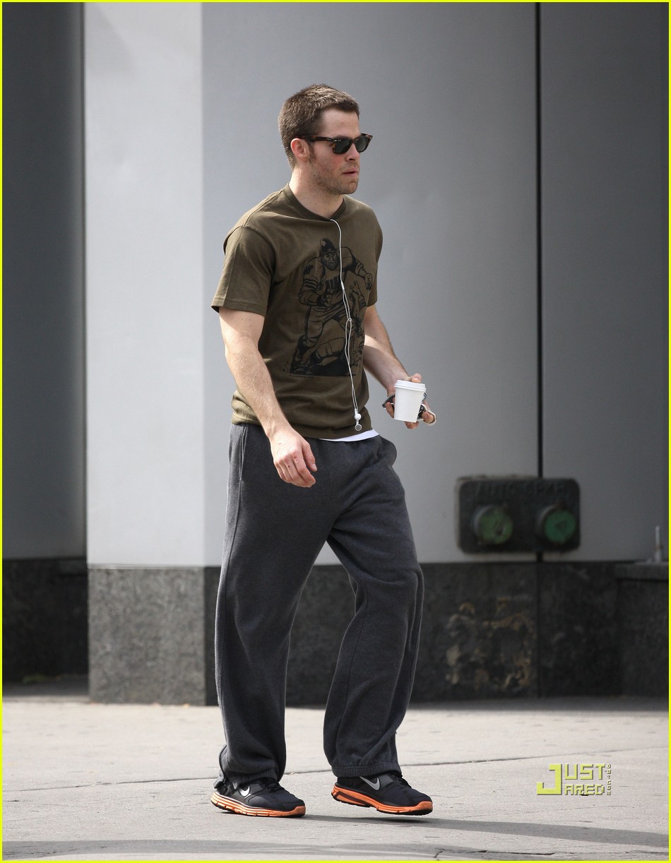 Chris Pine: Master Lock Down: Photo 2274461 | Chris Pine Photos | Just ...