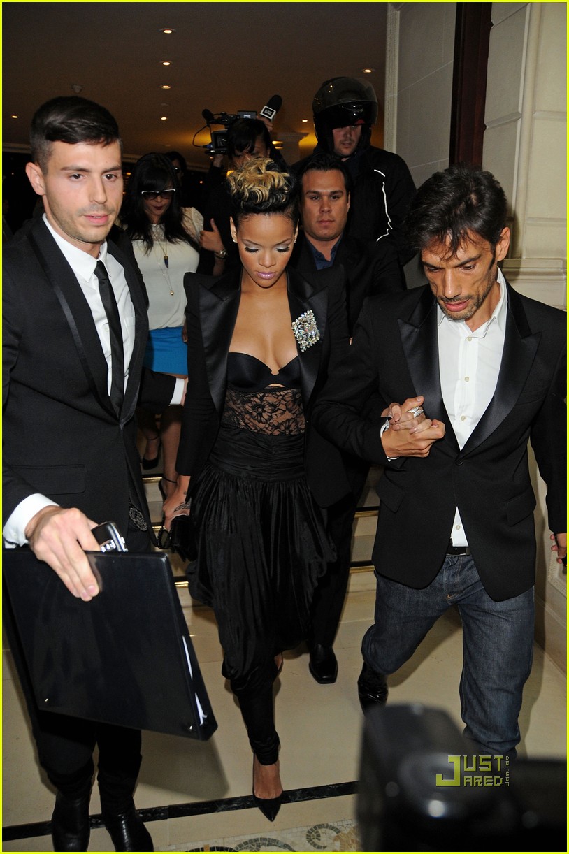 Rihanna: Balmain Babe Gets New Hairdo: Photo 2257261 | Rihanna Photos ...