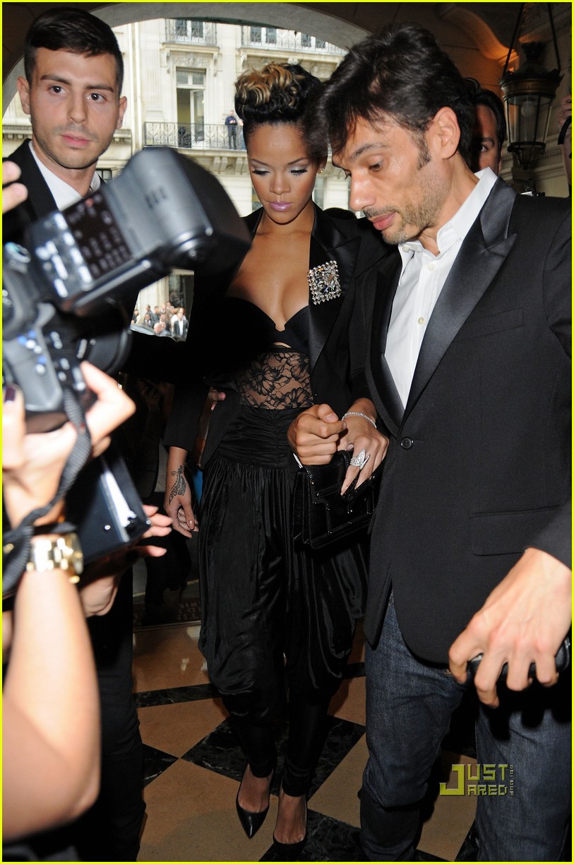 Rihanna: Balmain Babe Gets New Hairdo: Photo 2257401 | Rihanna Pictures ...