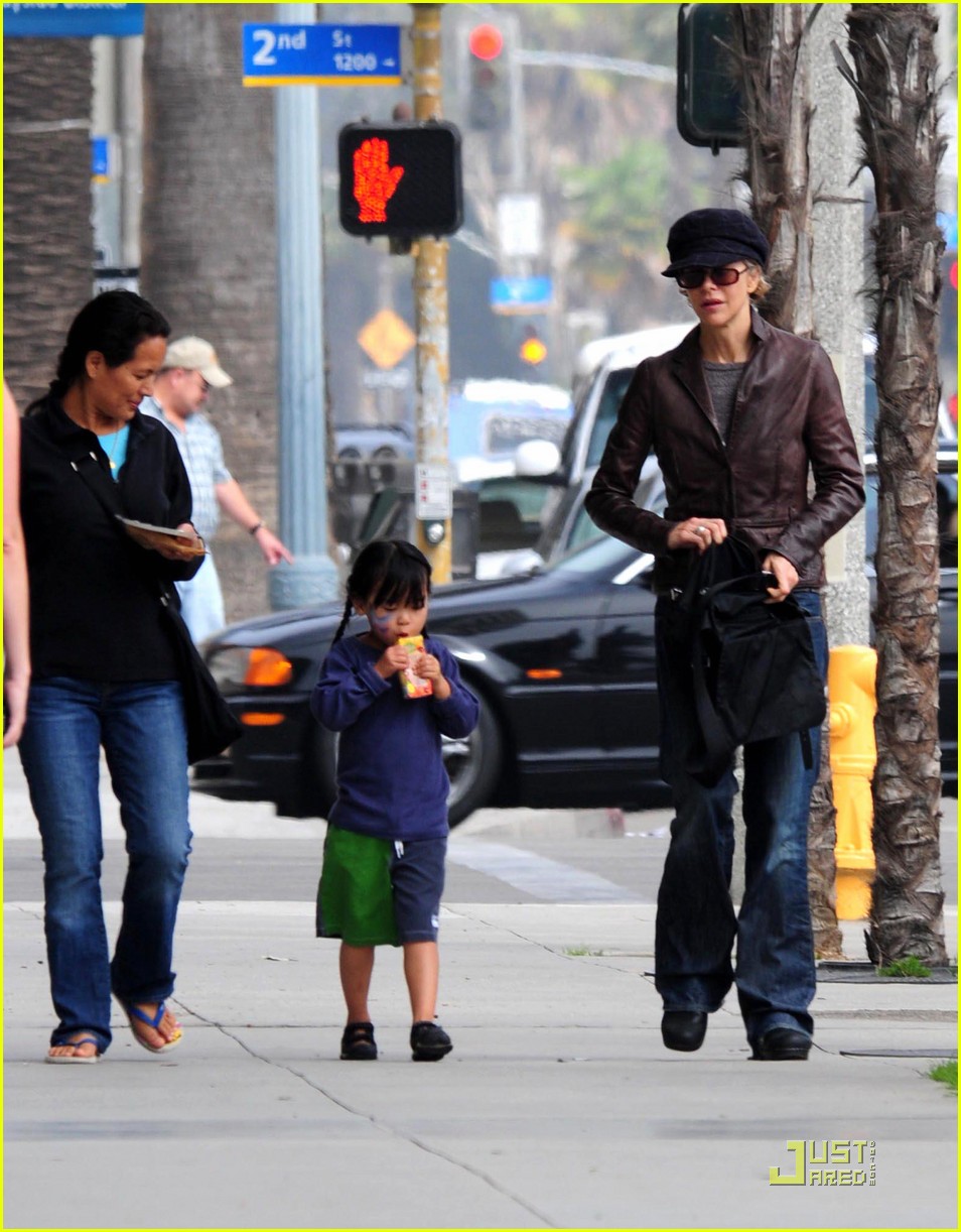 Meg Ryan and Daisy True: Face Painting Fun: Photo 2297181 | Daisy Ryan ...