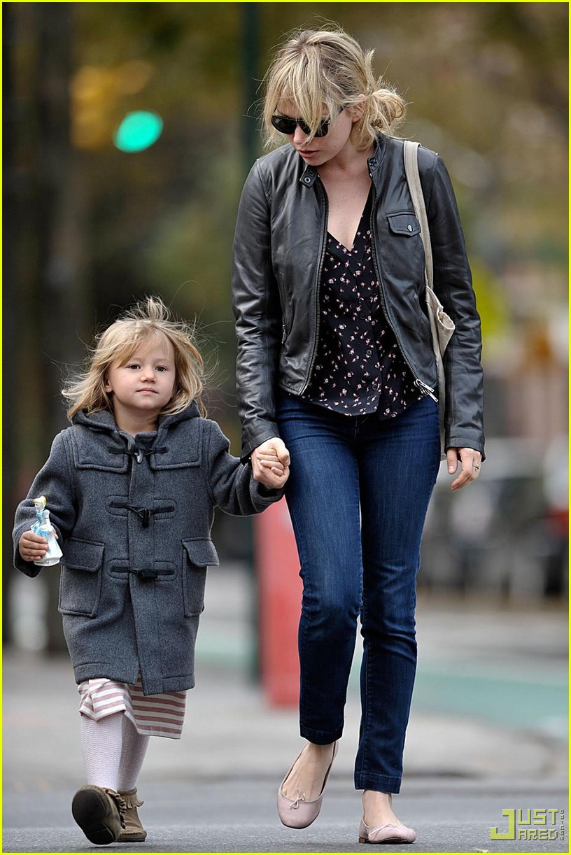 Photo: matilda ledger walk to school 05 | Photo 2321432 | Just Jared ...