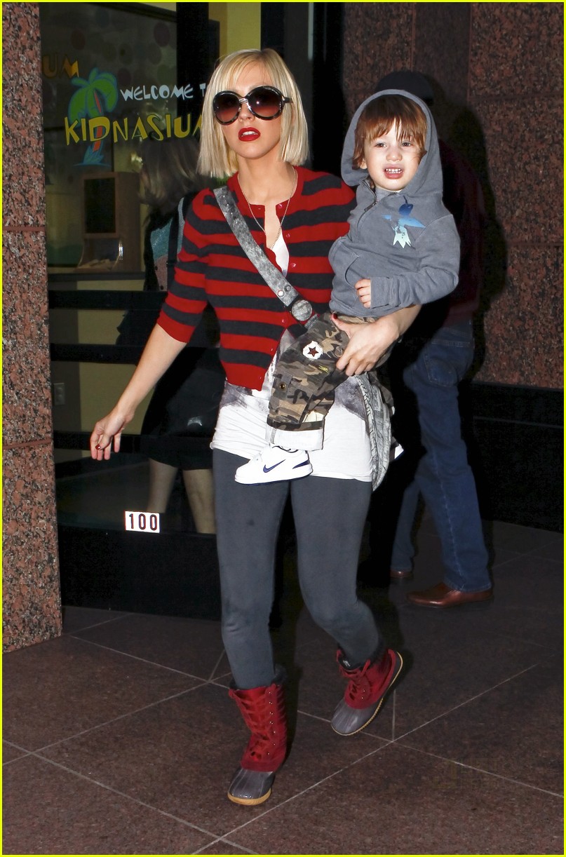 Christina Aguilera & Max Bratman: Kidnasium Krazy!: Photo 2385721 ...