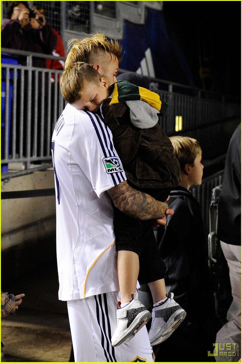 David Beckham & Cruz: Matching Mohawks!: Photo 2357341 | Cruz Beckham ...