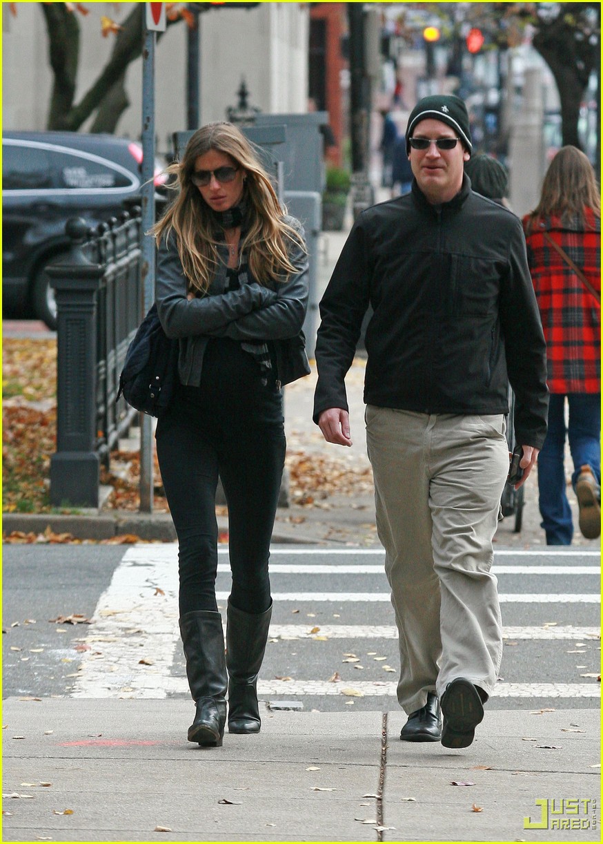 Gisele Bundchen: Baby Bump in Boston!: Photo 2350882 | Gisele Bundchen ...