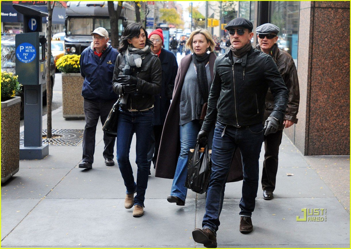 Daniel Craig Caps It Off Newsboy Style: Photo 2340961 | Daniel Crag ...