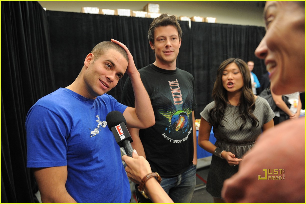 Teri Hatcher: Glee's Biggest Fan: Photo 2342342 | Chris Colfer, Cory ...