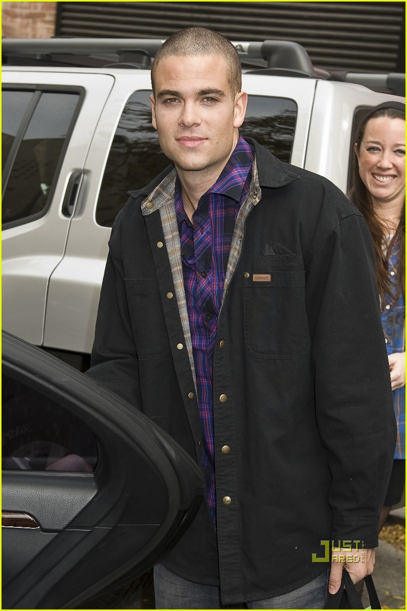 Mark Salling Interview -- JustJared.com Exclusive: Photo 2331611 | Glee ...