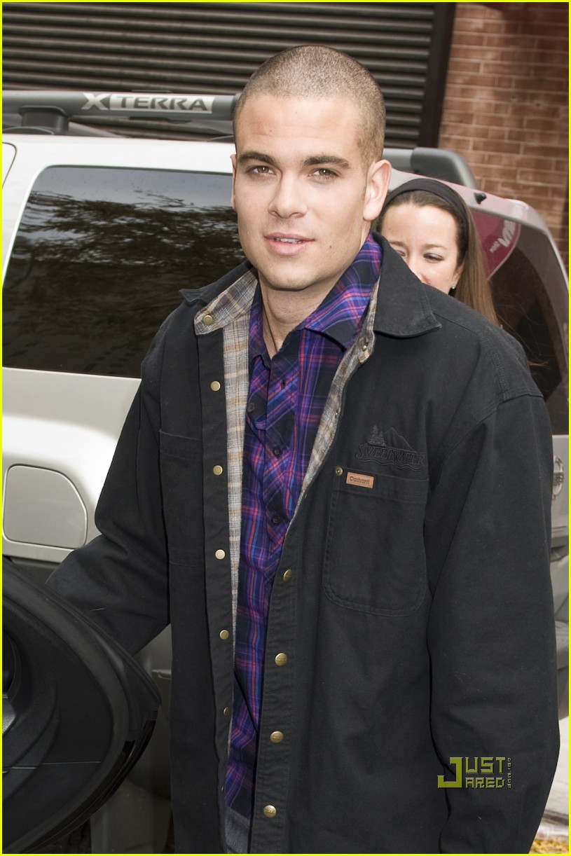 Mark Salling Interview -- JustJared.com Exclusive: Photo 2331651 | Glee ...