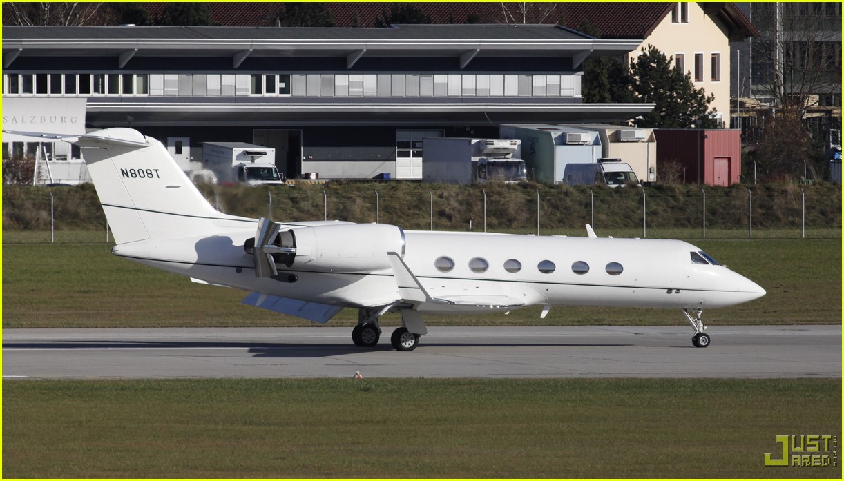 Tom Cruise: Leaving on a Private Jet Plane: Photo 2368521 | Tom Cruise ...