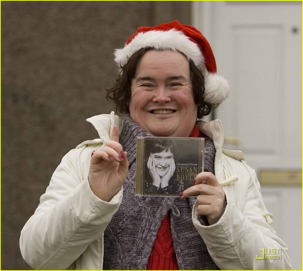 Susan Boyle Gets Her Santa On: Photo 2394292 | Susan Boyle Photos ...