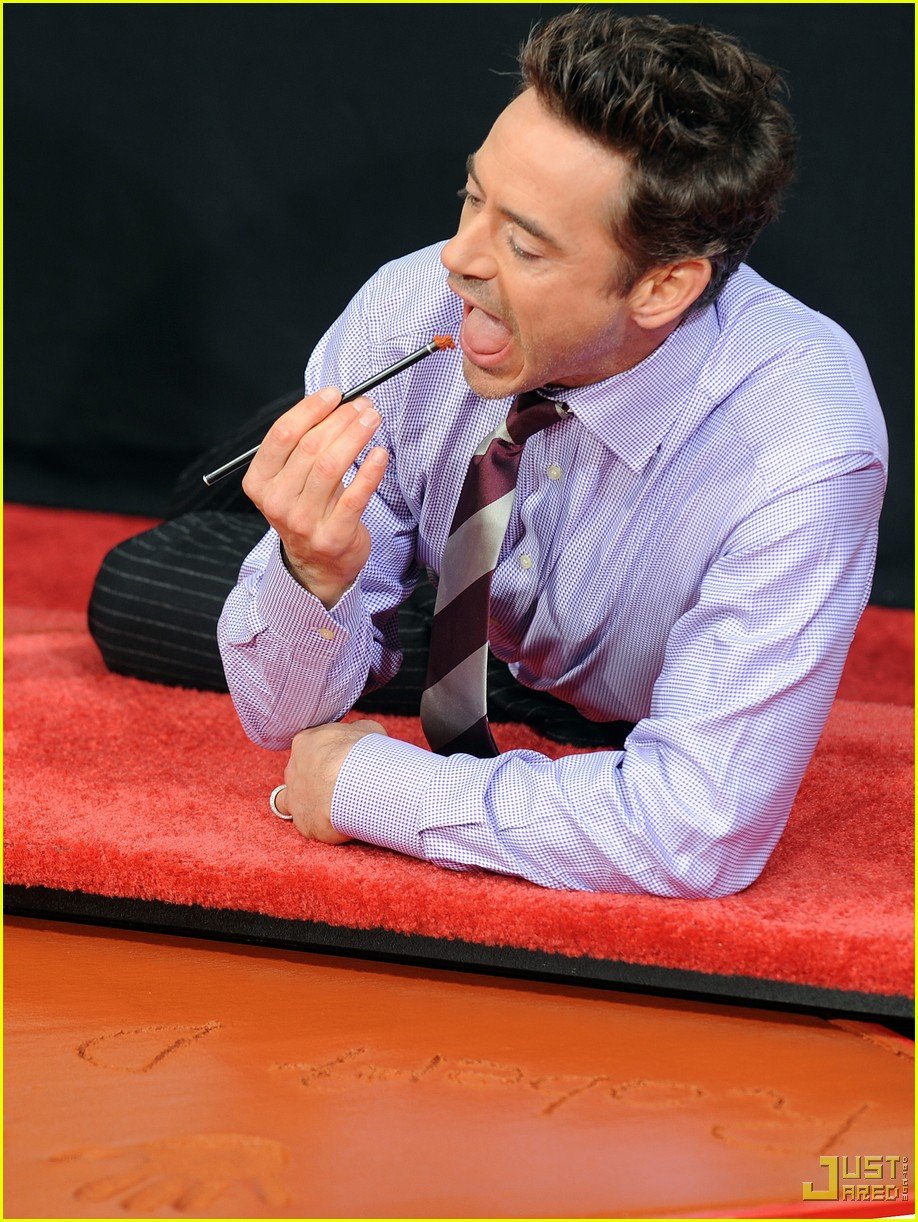 Robert Downey, Jr.: Footprints for Grauman's Forecourt!: Photo 2400524 ...