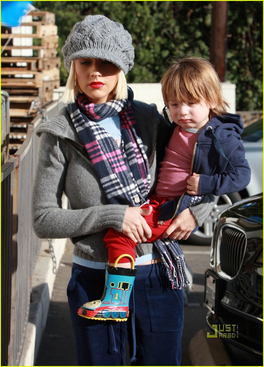 Christina Aguilera & Max Bratman: Petco Pair: Photo 2403951 | Celebrity ...