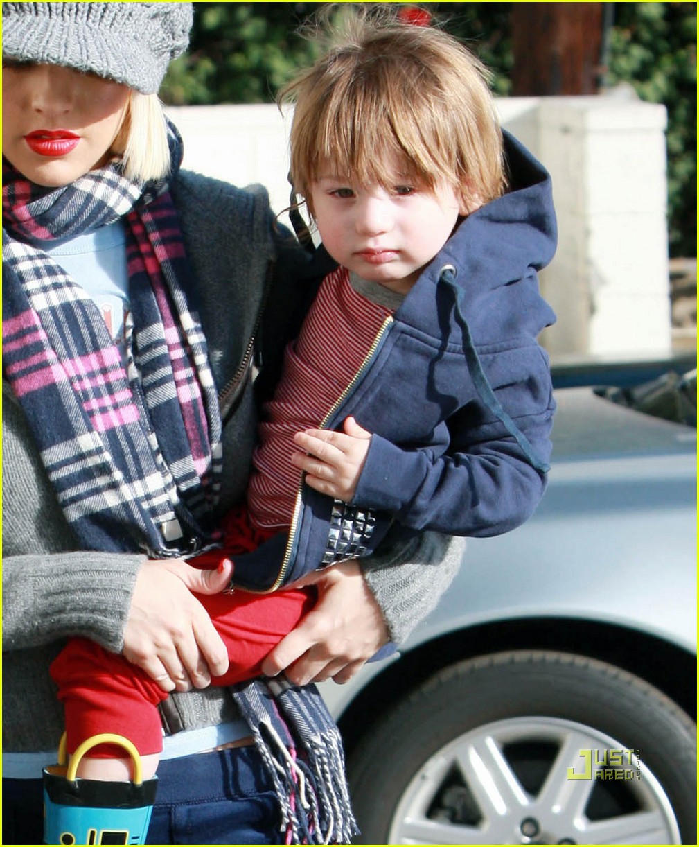 Christina Aguilera & Max Bratman: Petco Pair: Photo 2403953 | Celebrity ...