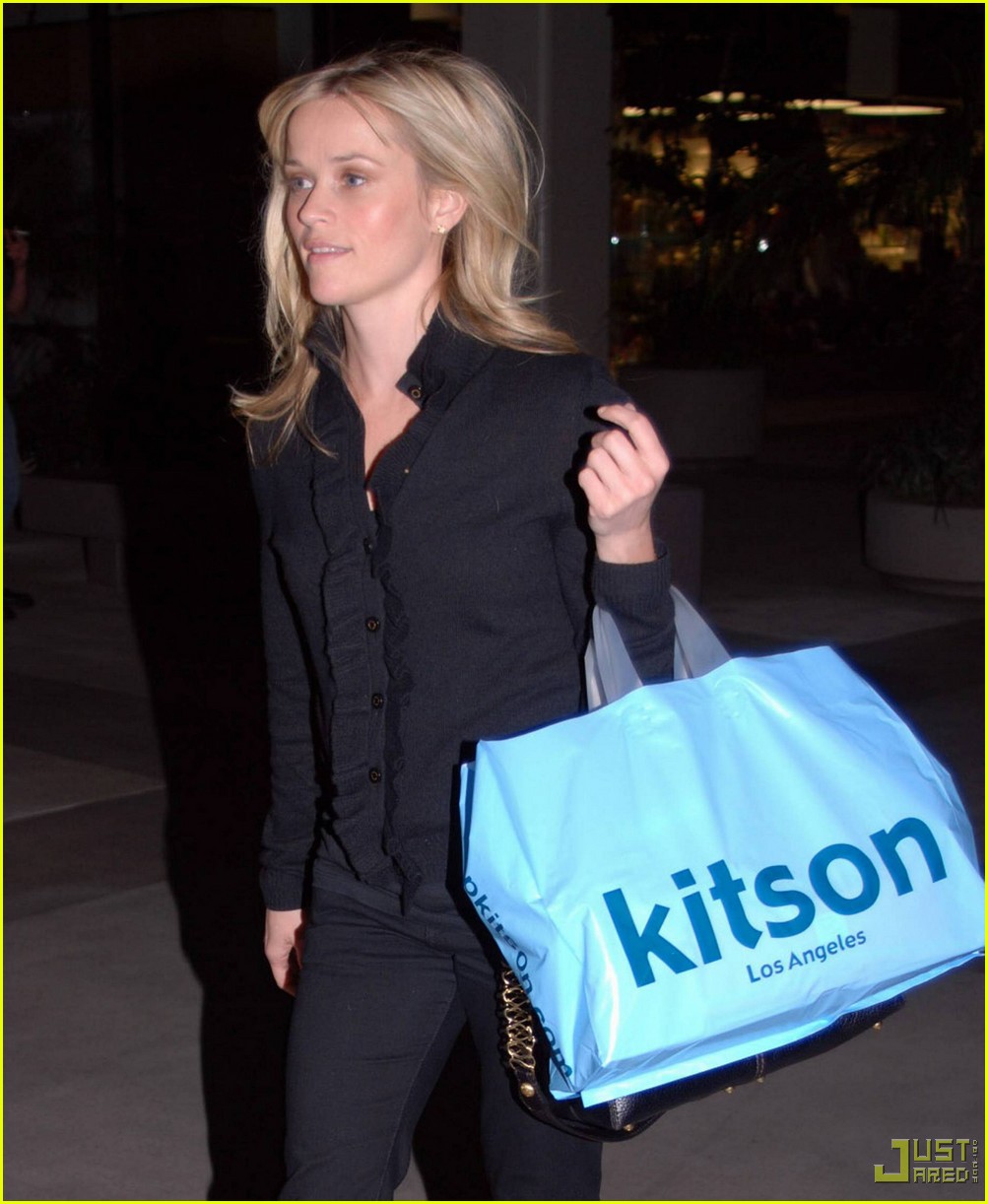 Newly Single Reese Witherspoon Steps Out to Shop: Photo 2402456 | Reese ...