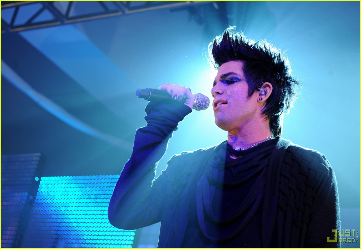 Rihanna & Adam Lambert: Viva Vevo!: Photo 2400805 | Adam Lambert ...