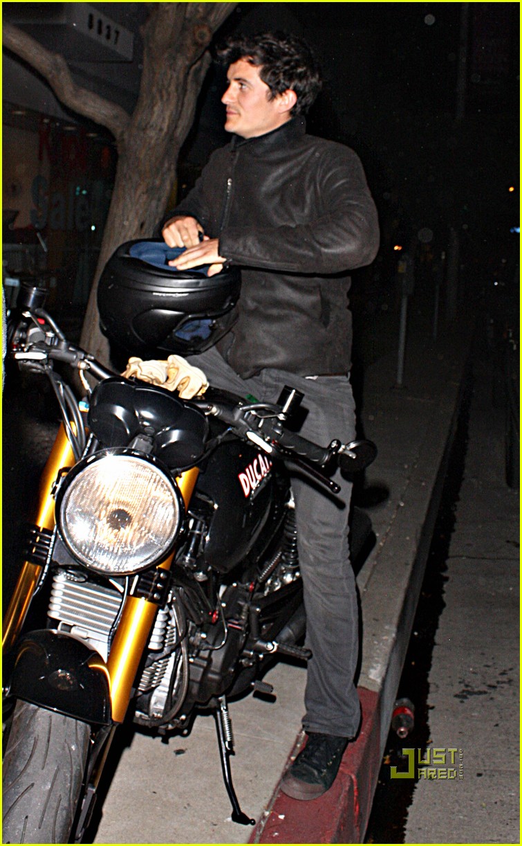 Orlando Bloom: Motorcycle to Madeo!: Photo 2408255 | Orlando Bloom ...