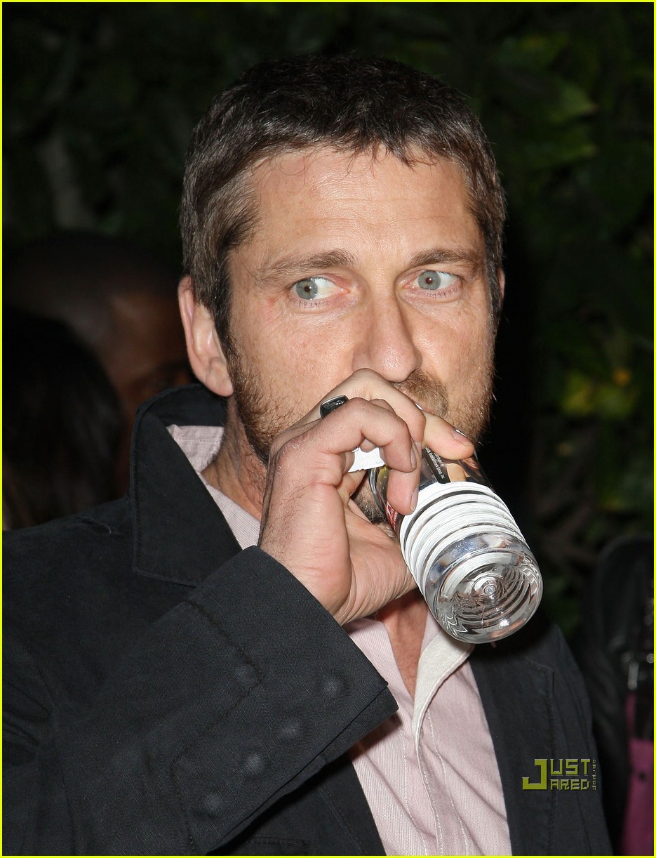 Gerard Butler is an Artist for Peace and Justice: Photo 2412323 ...