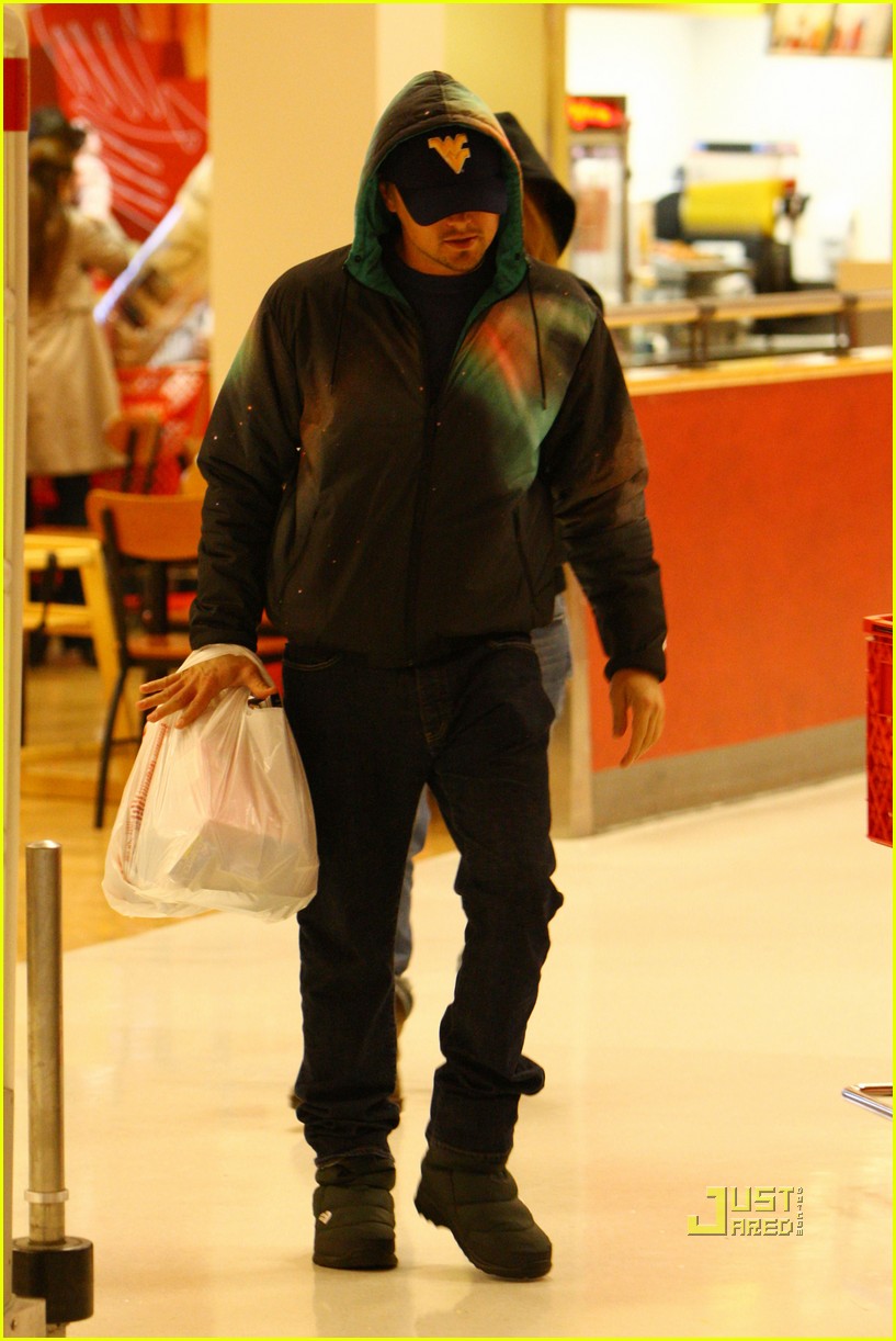 Leonardo DiCaprio & Bar Refaeli: Target Twosome: Photo 2410513 | Bar ...