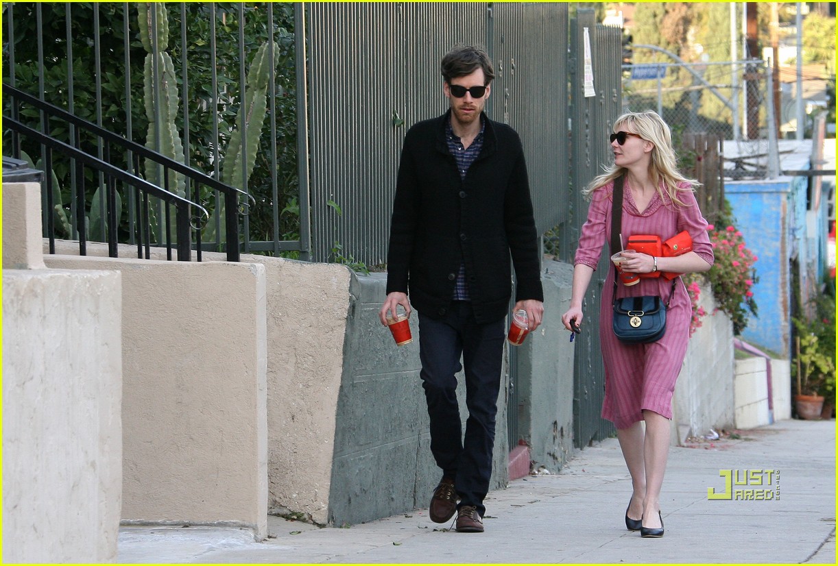 Kirsten Dunst: Coffee with Jason Boesel!: Photo 2407773 | Kirsten Dunst ...