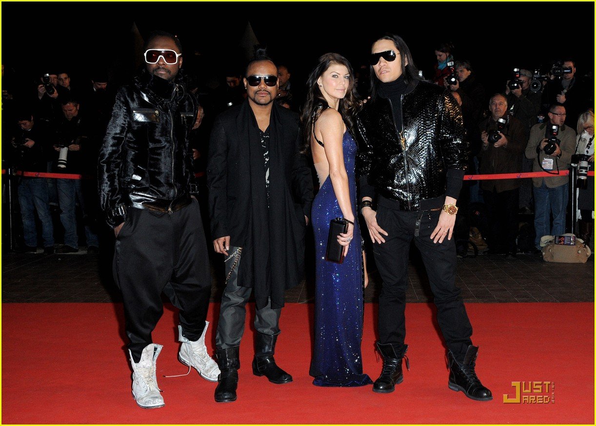 Fergie Brings A Sexy Back : Photo 2410929 | Fergie Photos | Just Jared ...