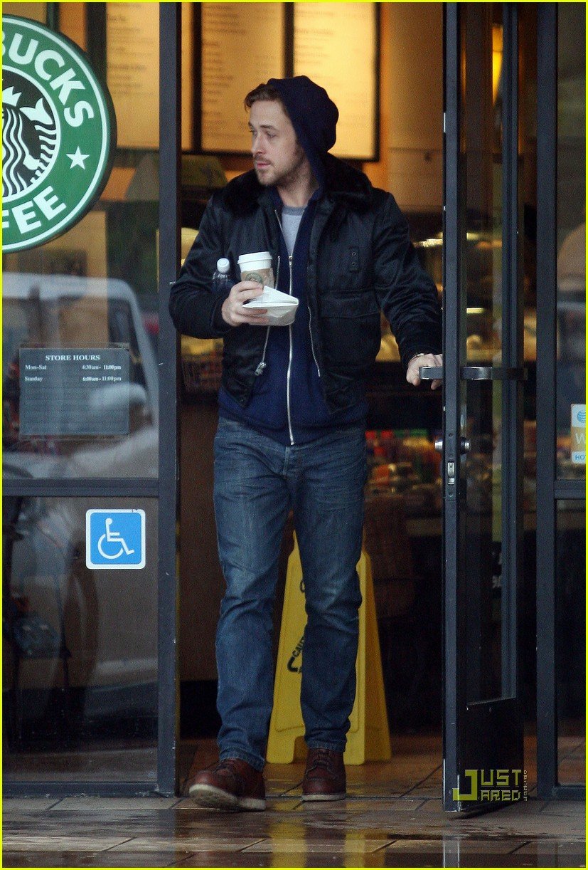 Ryan Gosling is a Starbucks Snacker: Photo 2411125 | Ryan Gosling ...