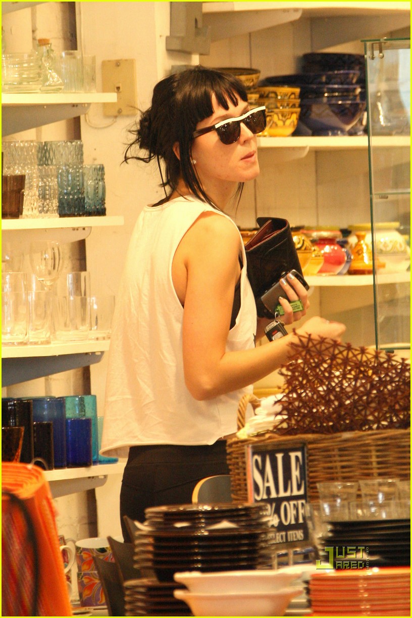 Katy Perry to Photographers: BE AFRAID!: Photo 2407815 | Katy Perry ...