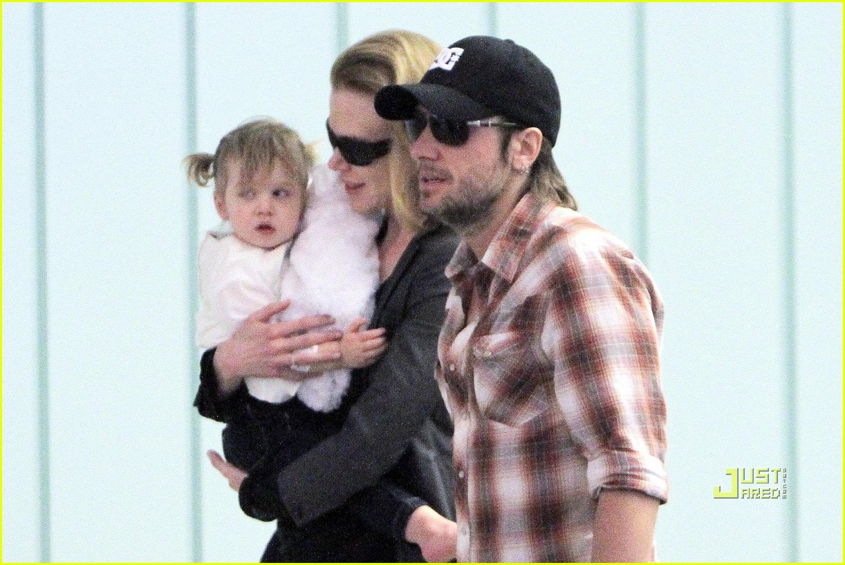 Nicole Kidman & Sunday Rose: Qantas Cute: Photo 2406276 | Celebrity ...