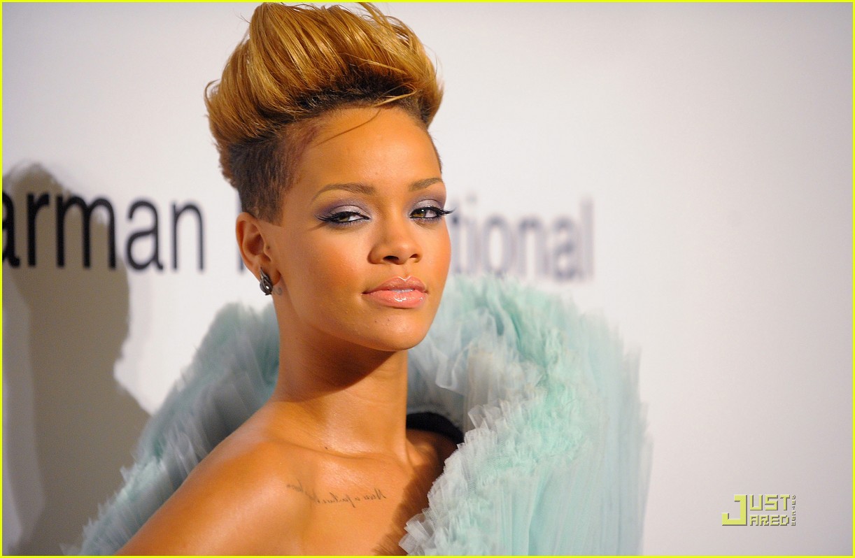 Rihanna Rocks Clive Davis' Grammys Party: Photo 2412857 | Rihanna ...