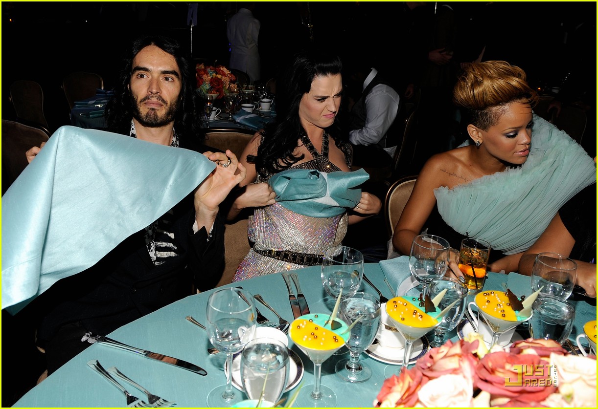 Rihanna Rocks Clive Davis' Grammys Party: Photo 2412864 | Rihanna ...