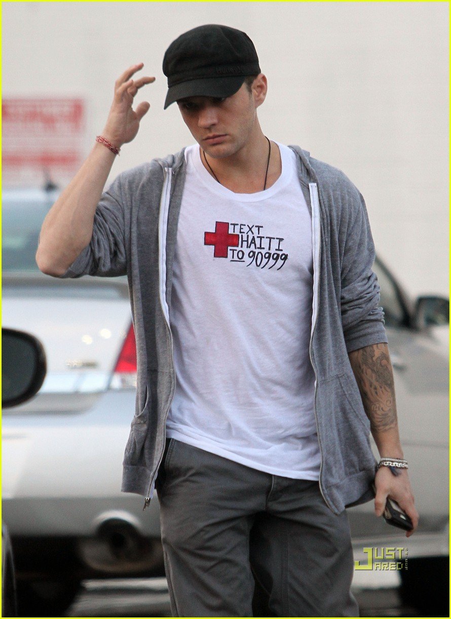Ryan Phillippe: Text Haiti to 90999!: Photo 2410377 | Ryan Phillippe ...