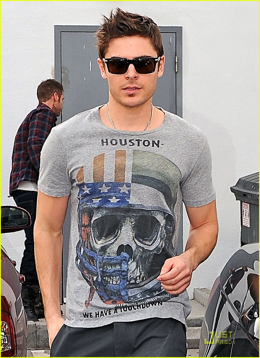 Zac Efron is Houston Hot: Photo 2427223 | Zac Efron Photos | Just Jared ...