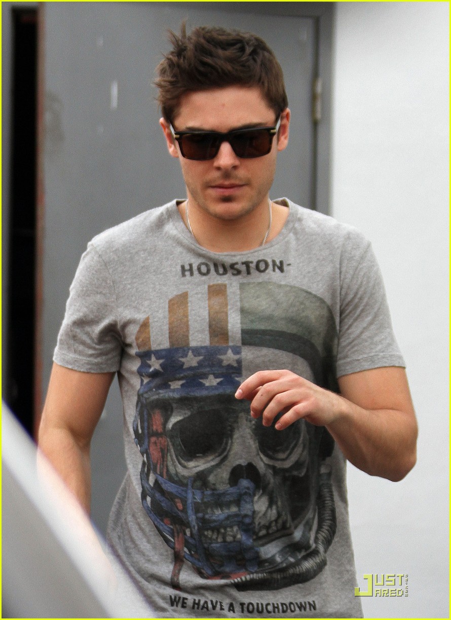 Zac Efron is Houston Hot: Photo 2427226 | Zac Efron Photos | Just Jared ...