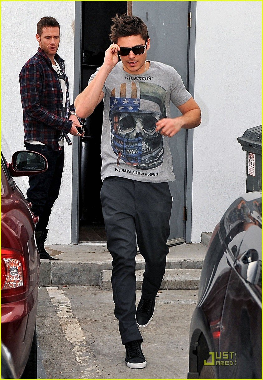 Zac Efron is Houston Hot: Photo 2427227 | Zac Efron Pictures | Just Jared